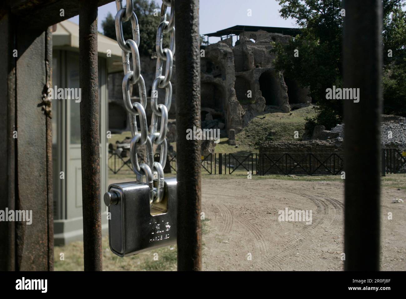 A locked gate at Forum Romanum, Rome, Italy Stock Photo - Alamy