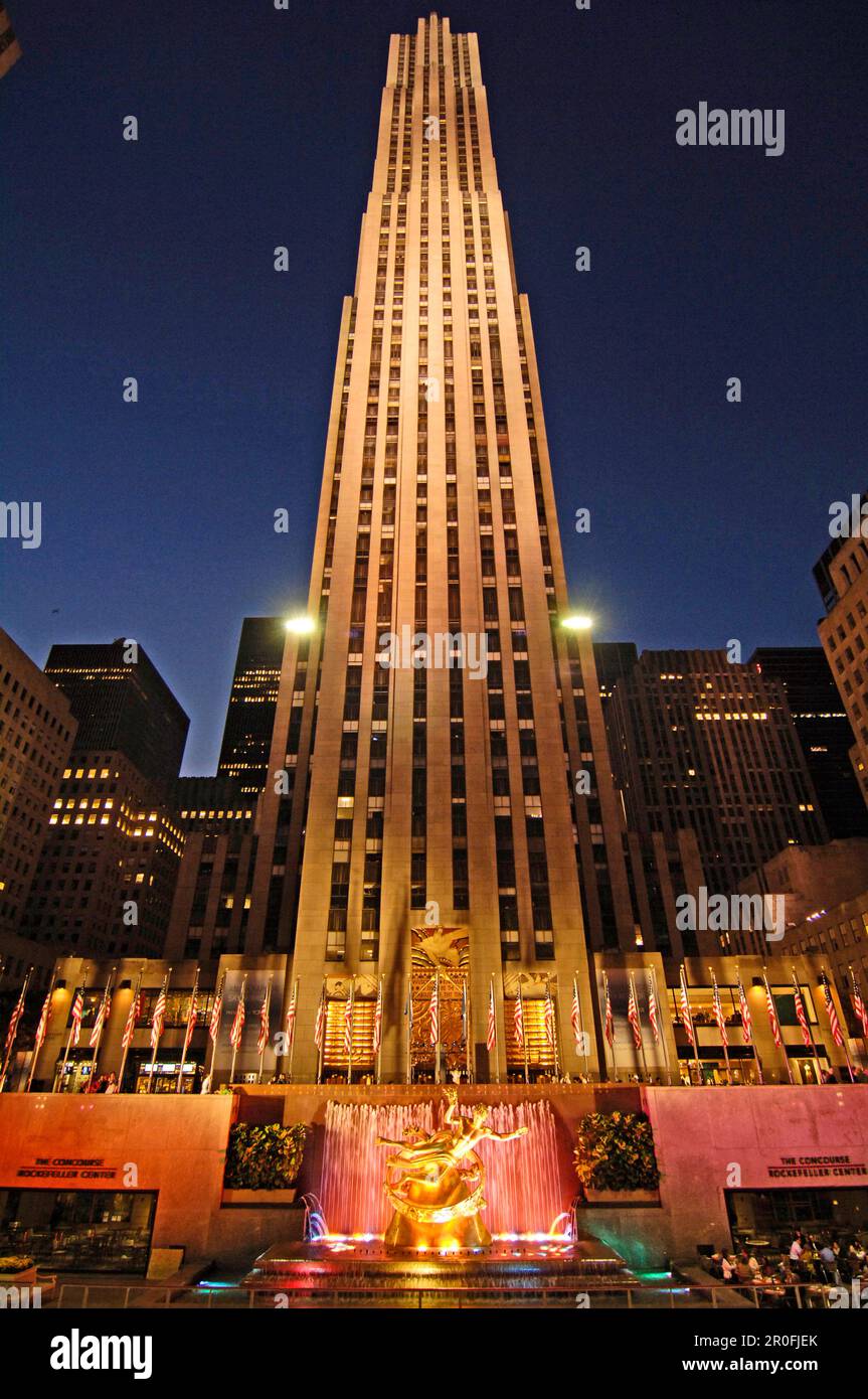 Rockefeller center night view hi-res stock photography and images - Alamy