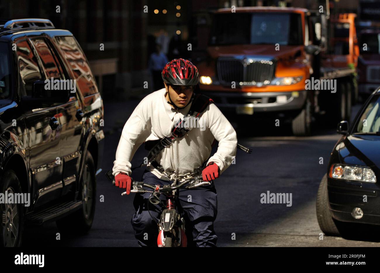 New york courier bike hi-res stock photography and images - Alamy