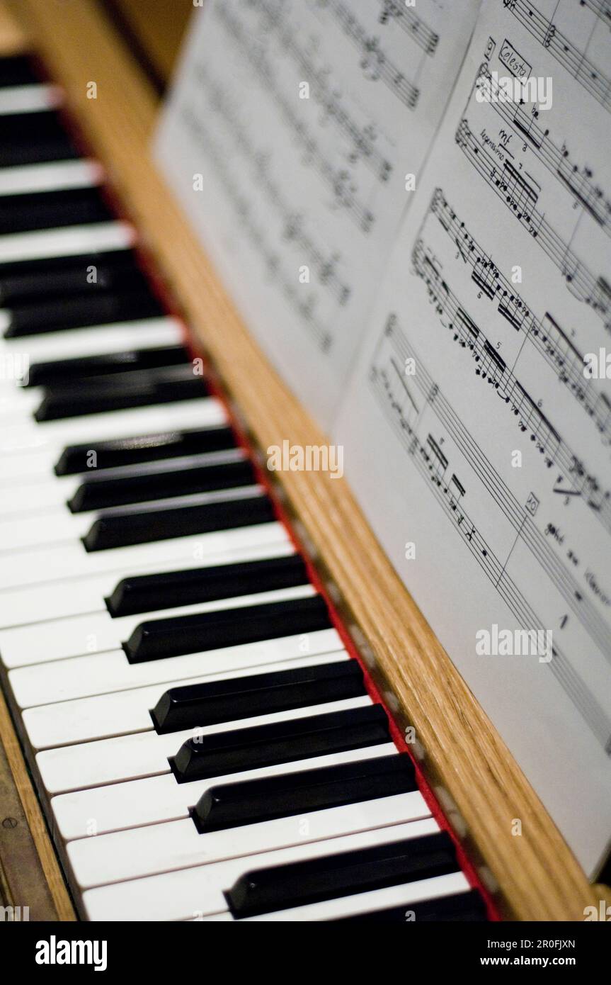 Interior shot grand piano hi-res stock photography and images - Alamy