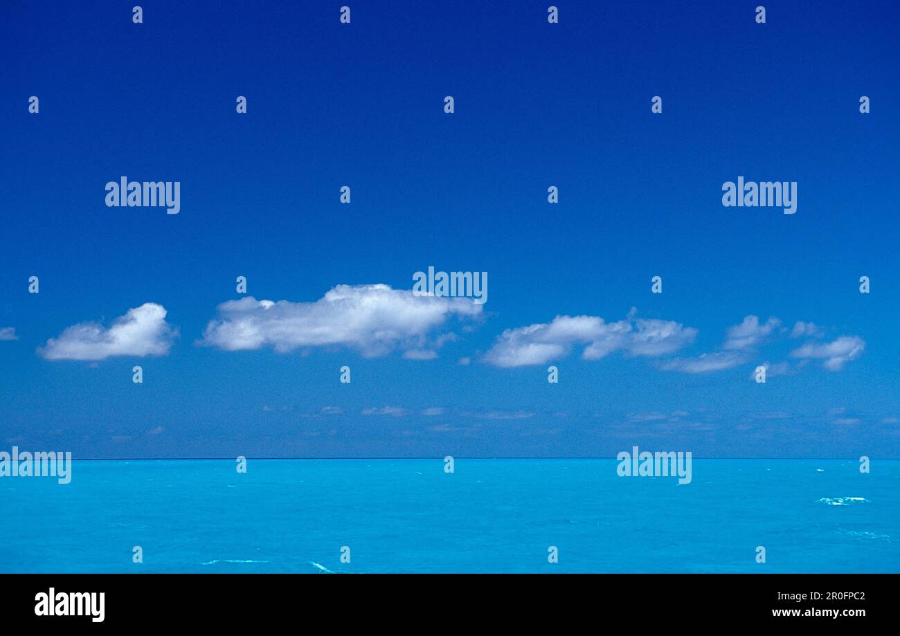 Turquoise blue sea, Bahamas, Atlantic Ocean Stock Photo - Alamy