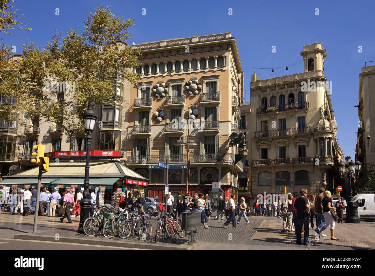 Barcelona las ramblas dawn hi-res stock photography and images - Alamy