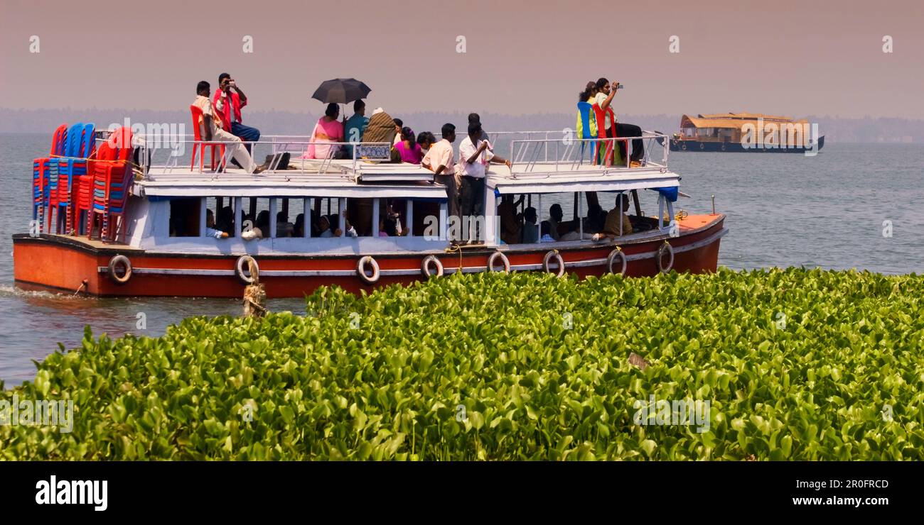 India Kerala house boat in backwater lake Stock Photo - Alamy