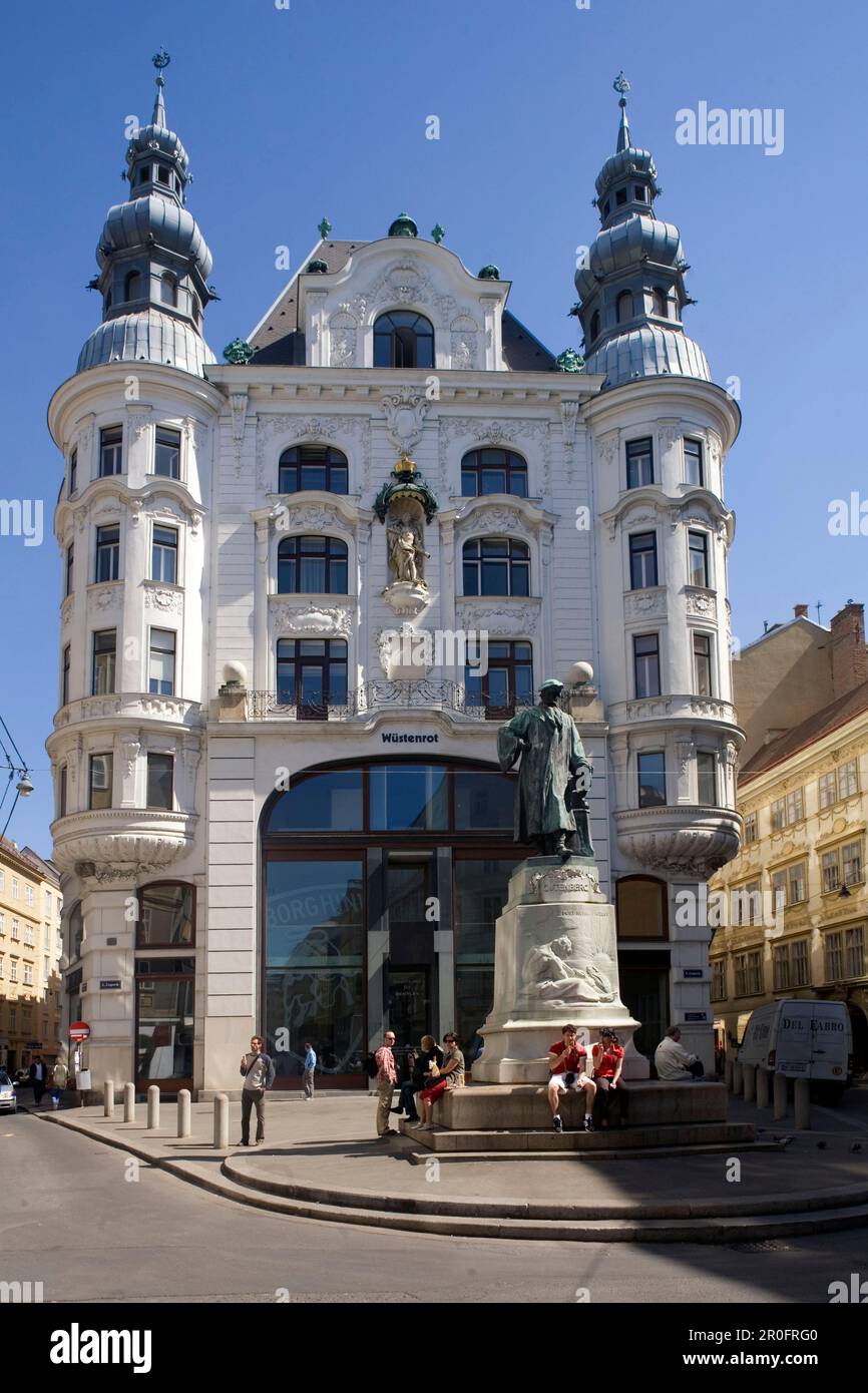 Vienna Lugeck Gutenberg Statue Stock Photo - Alamy