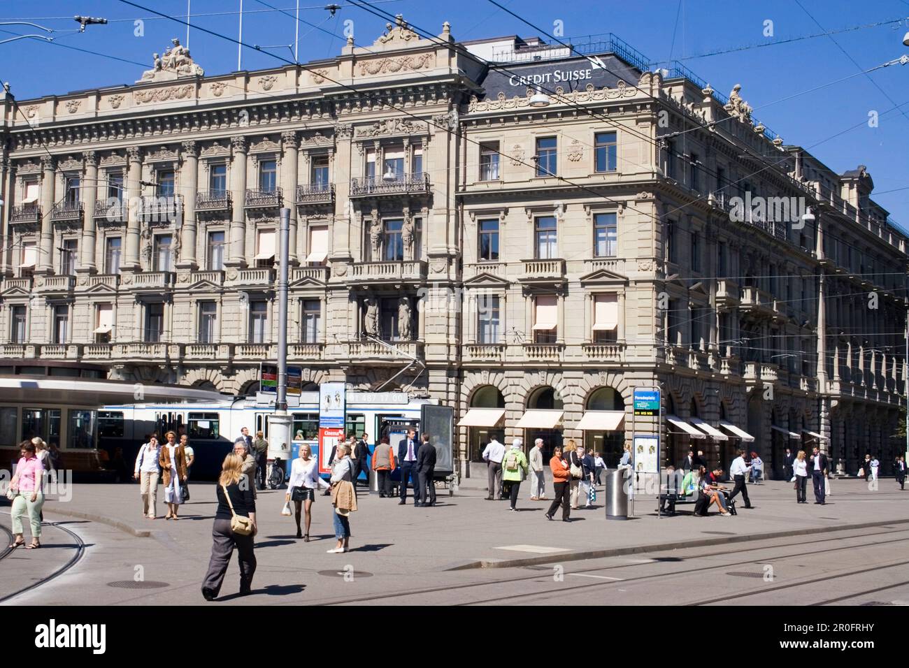 Switzerland, Zurich, credit suisse, Bahnhofstrasse,Paradeplatz, people ...