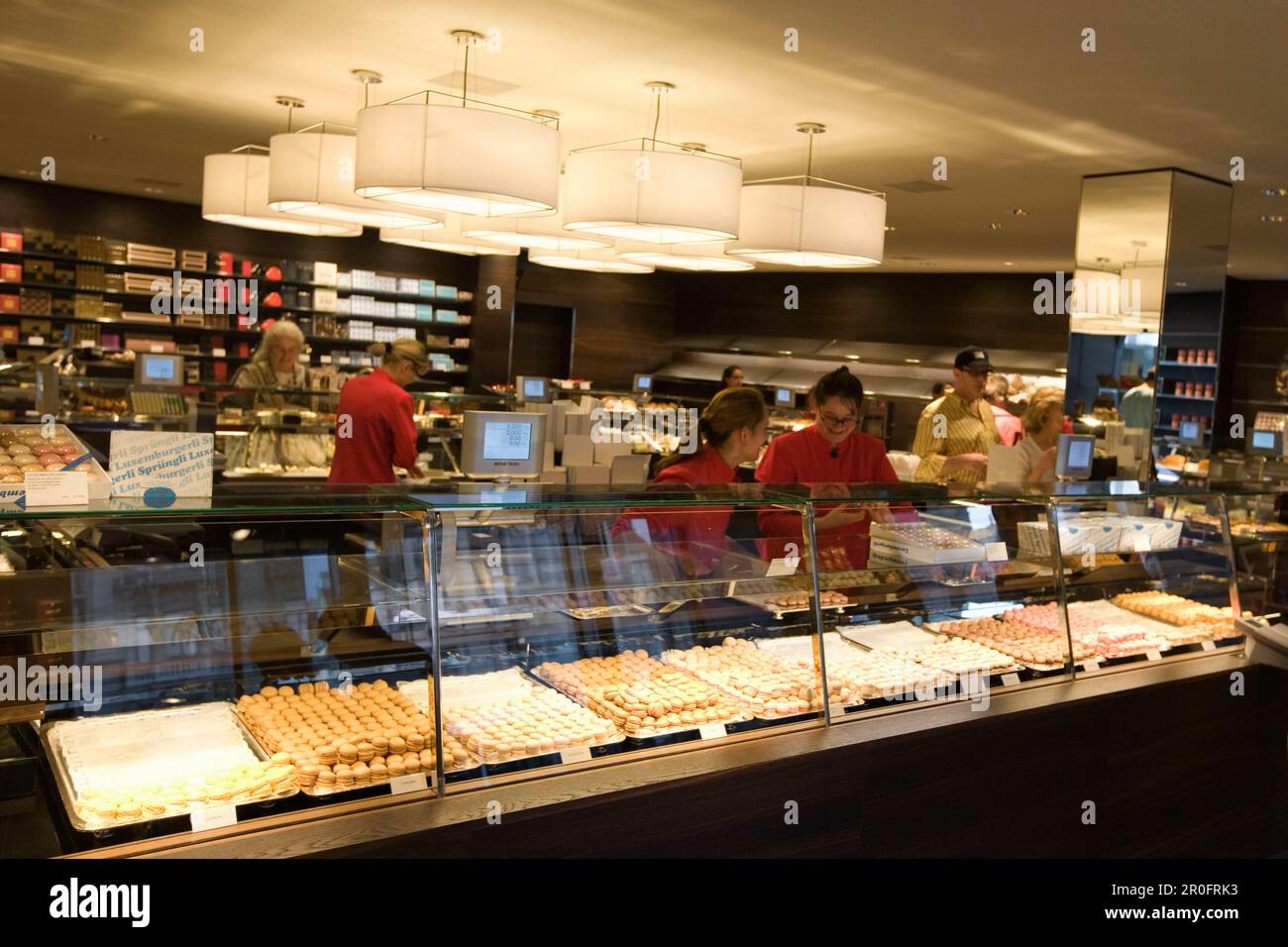 Zurich Paradeplatz Confiserie Spruengli Stock Photo - Alamy