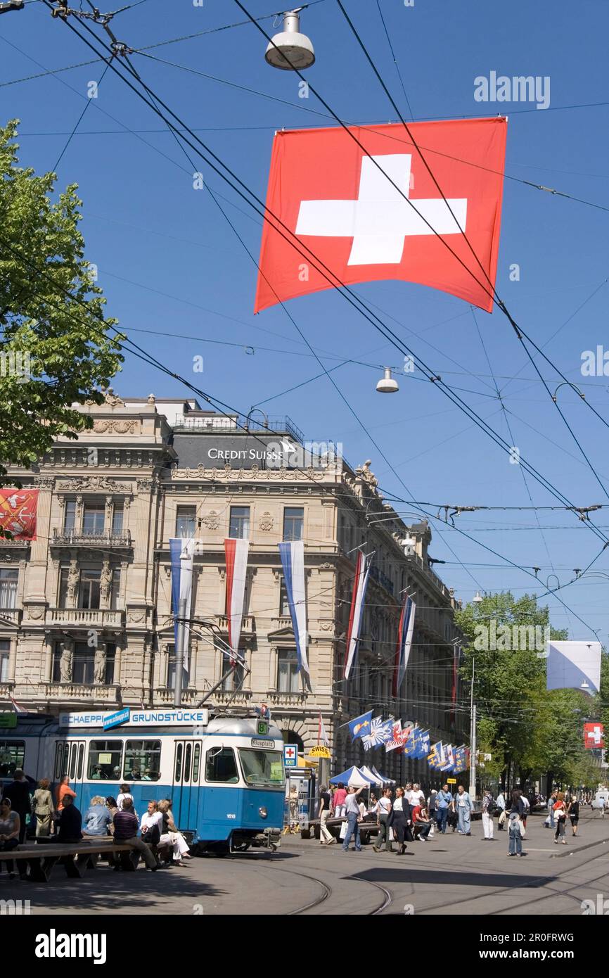 Switzerland, Zurich, credit suisse, Bahnhofstrasse, Paradeplatz Stock ...