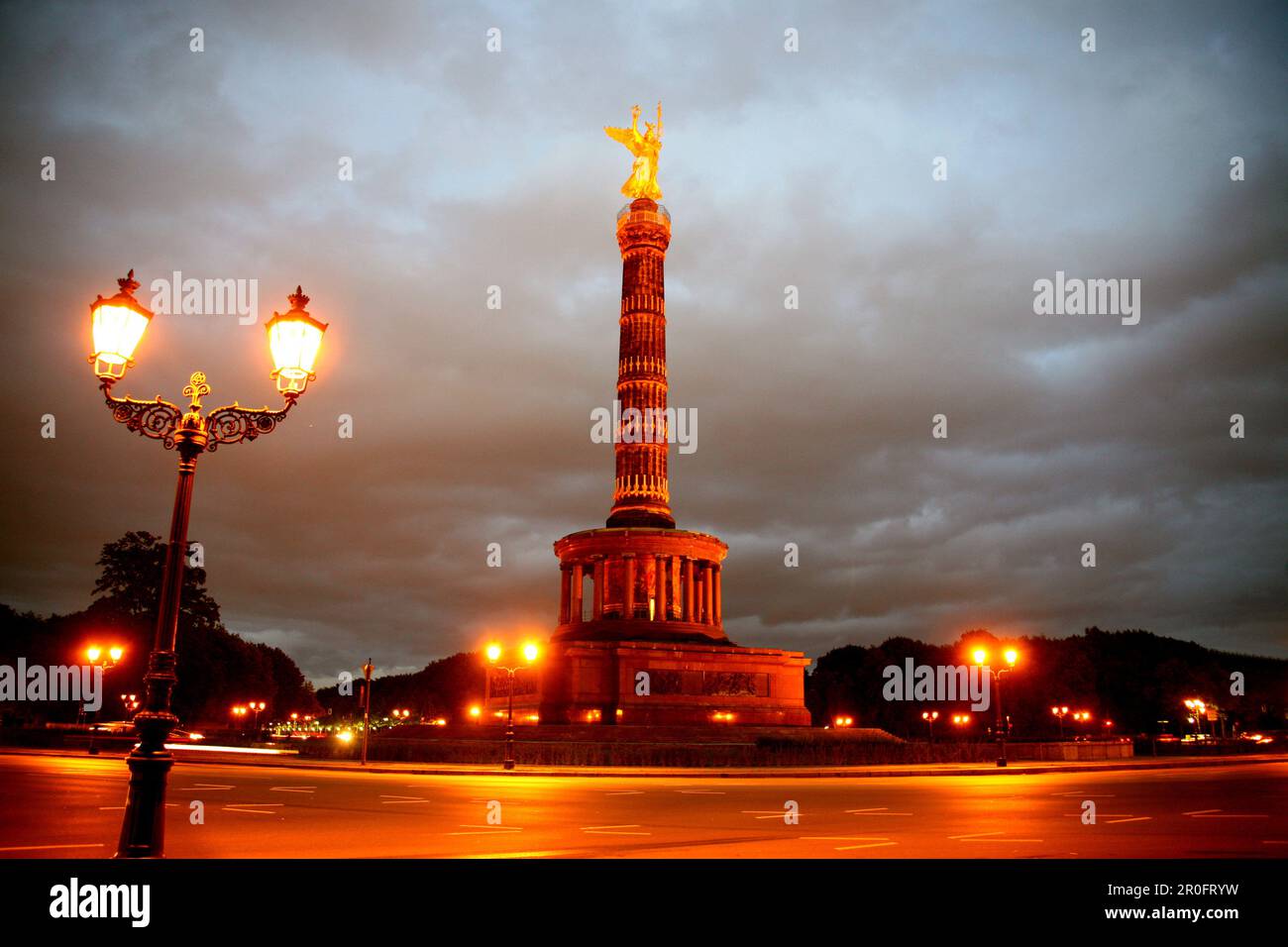 Victory day symbolism hi-res stock photography and images - Alamy