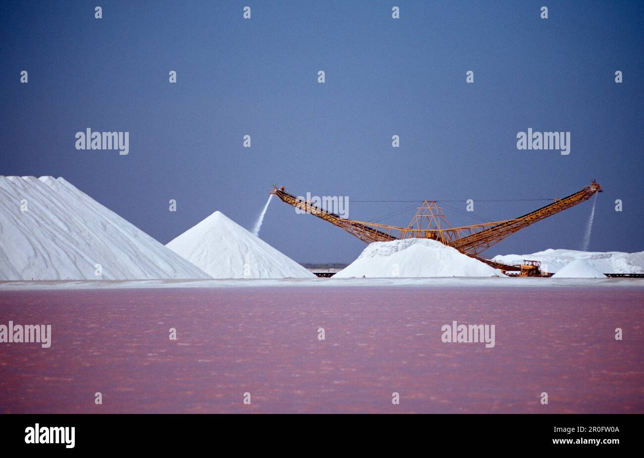 Solar sea salt production hi-res stock photography and images - Alamy
