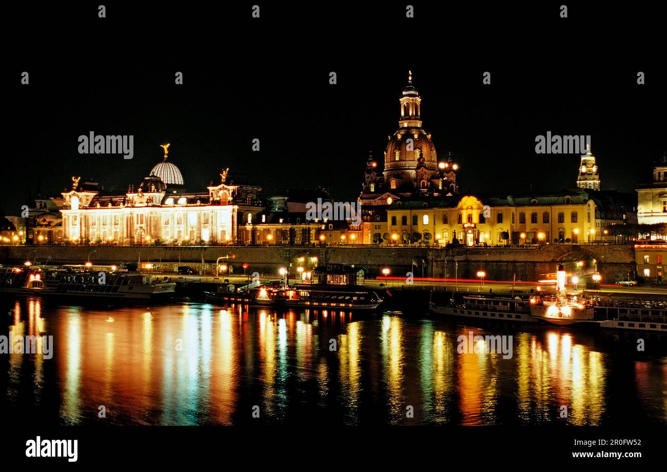 Dawn dusk frauenkirche dresden hi-res stock photography and images - Alamy