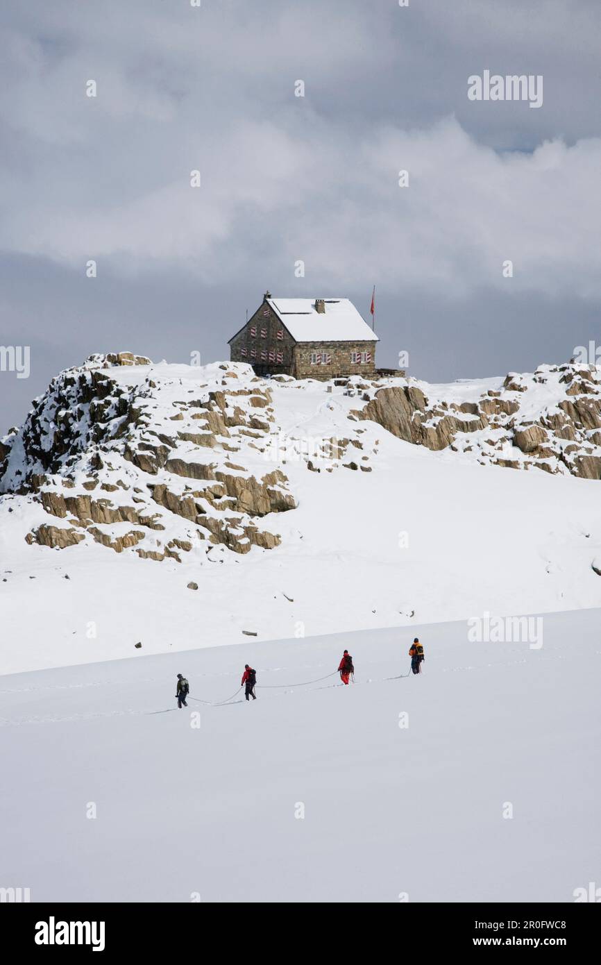Mountaineering team point of view hi-res stock photography and images ...