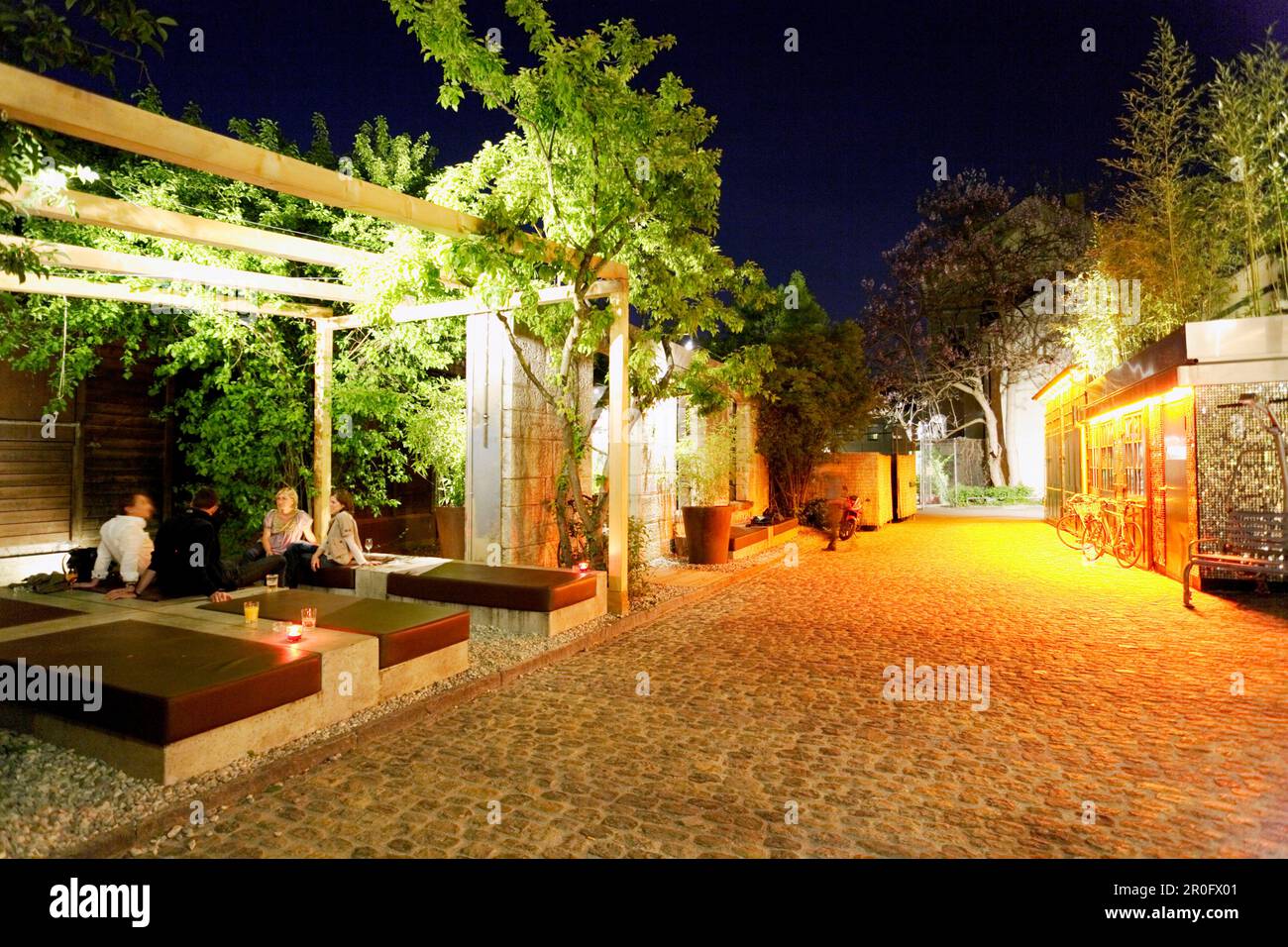 A group of people enjoying a quiet drink in Acqua Lounge, Restaurant ...
