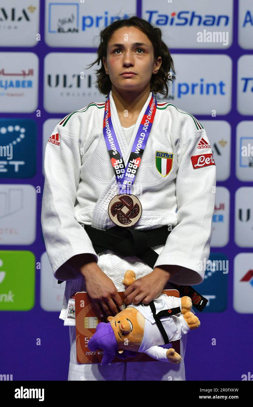 Doha, Qatar, 7 May 2023. Assunta Scutto of Italy posing with bronze ...