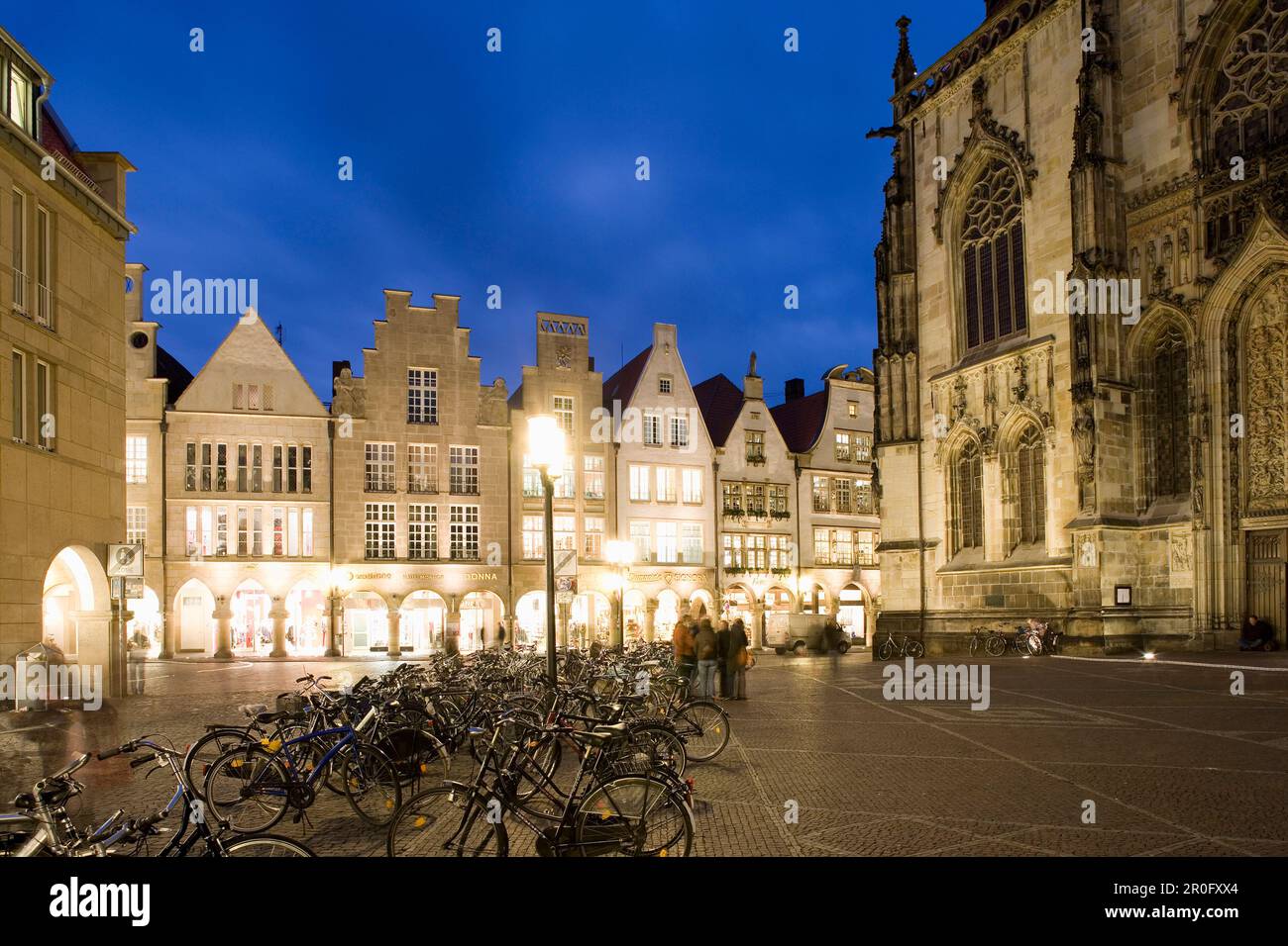 Gabled houses and St. Lambert's church at Prinzipalmarkt, Muenster ...