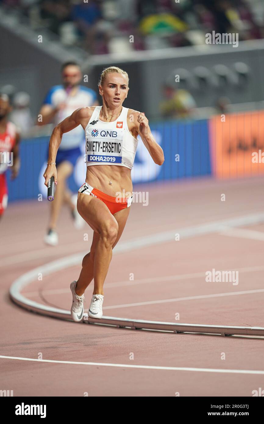 Justyna ŚWIĘTY-ERSETIC running the 4x400m mixed at the 2019 World ...