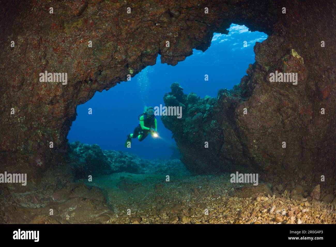 Underwater cave diving hawaii hi-res stock photography and images - Alamy
