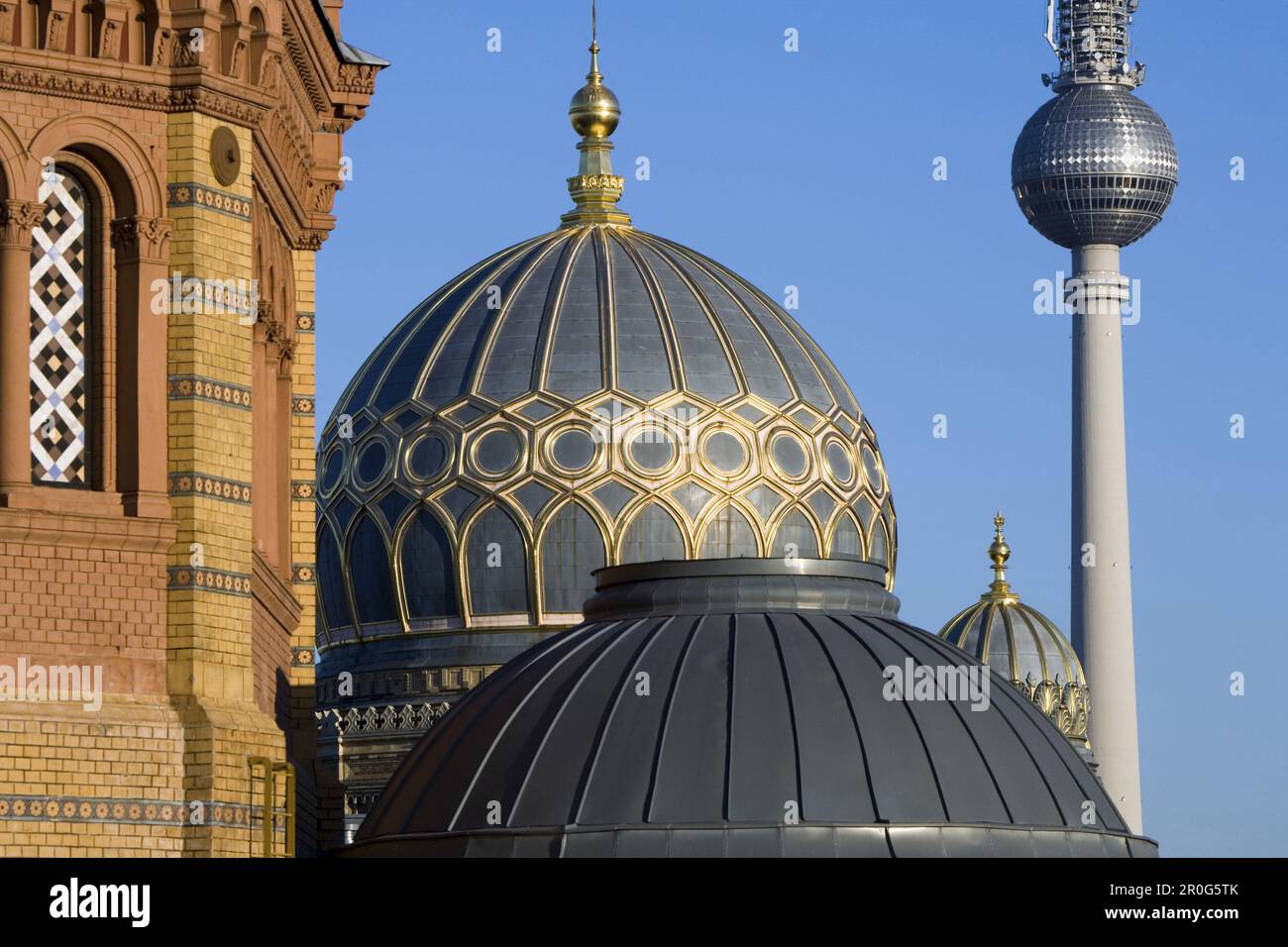 Centrum Judaicum, New Synagogue, television tower in background, Berlin ...