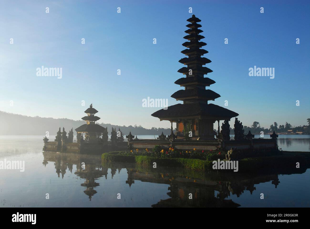 Ulu Watu Danu Bratan, temple on an island at Bratan lake, Bali ...