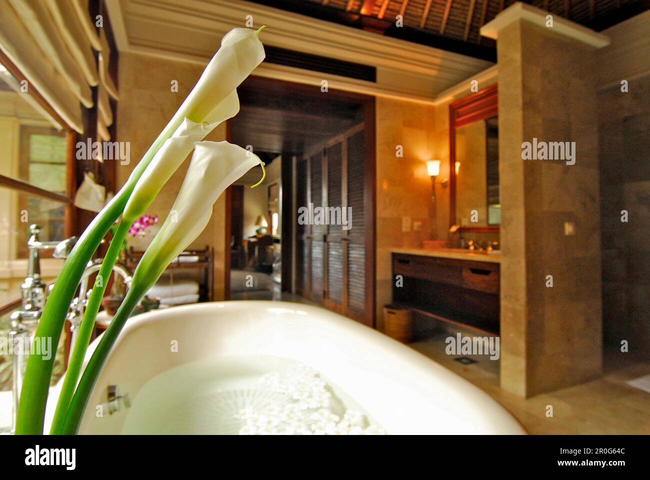 Flower bath bali jimbaran spa hi-res stock photography and images - Alamy