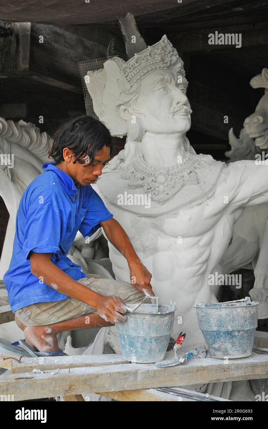 Sculptor at work, Ubud, Bali, Indonesia, Asia Stock Photo - Alamy