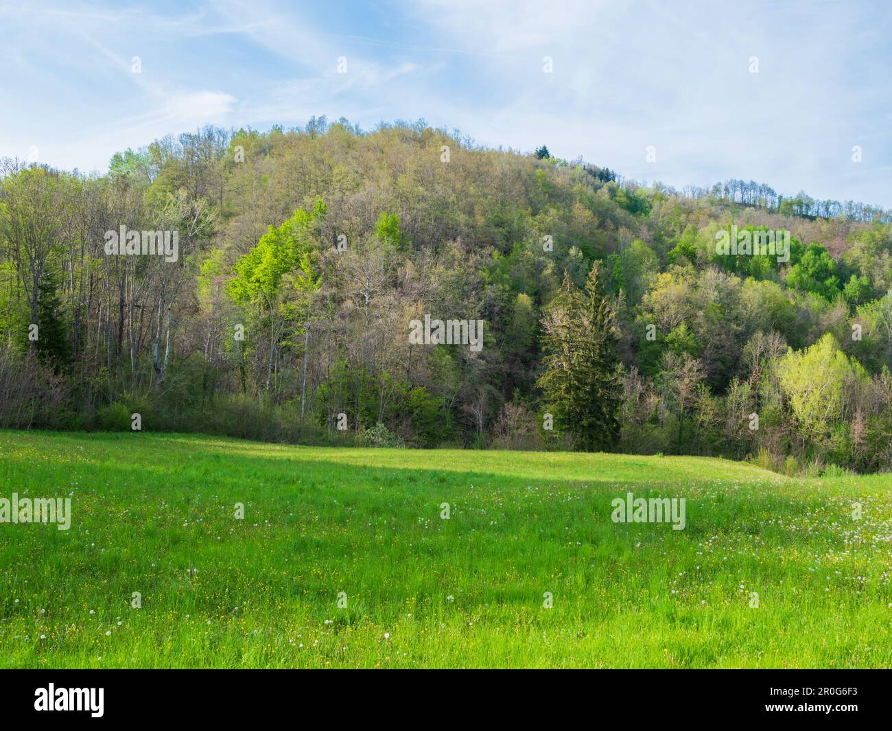Hill background hi-res stock photography and images - Alamy