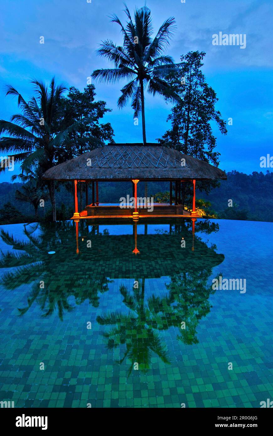 The deserted pool of the Amandari Resort in the evening, Yeh Agung ...