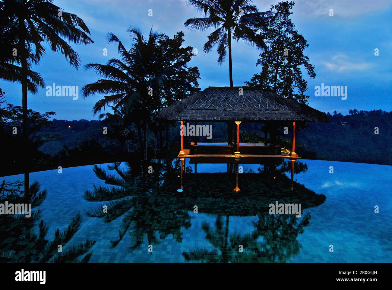 The deserted pool of the Amandari Resort in the evening, Yeh Agung ...