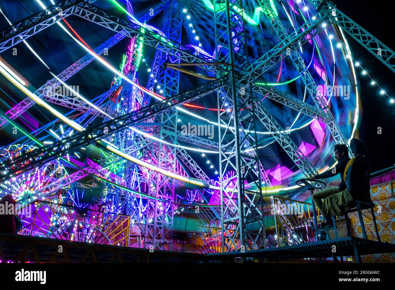 Ferris wheel india hi-res stock photography and images - Alamy