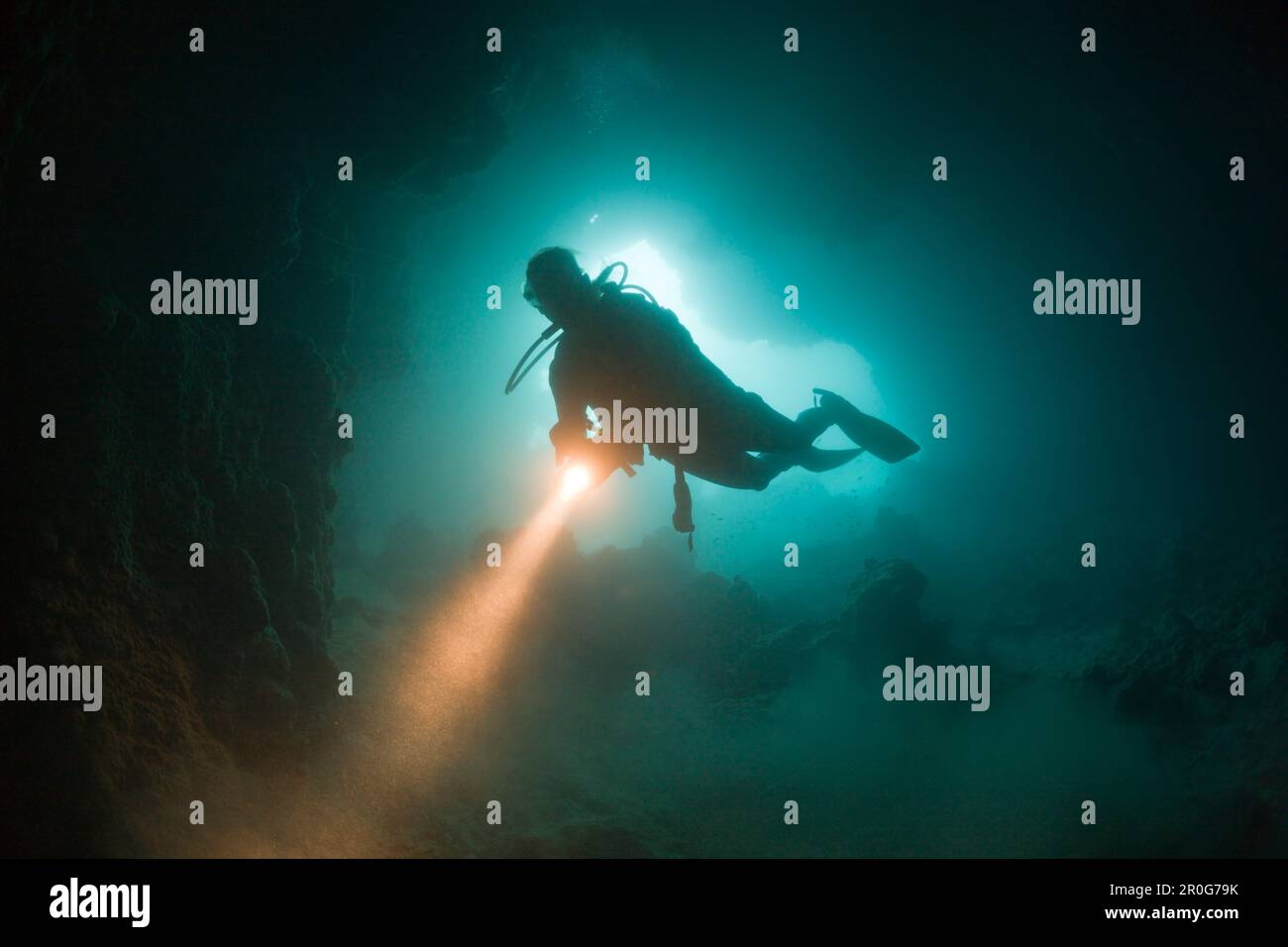 Underwater entrance of cave diver hi-res stock photography and images ...