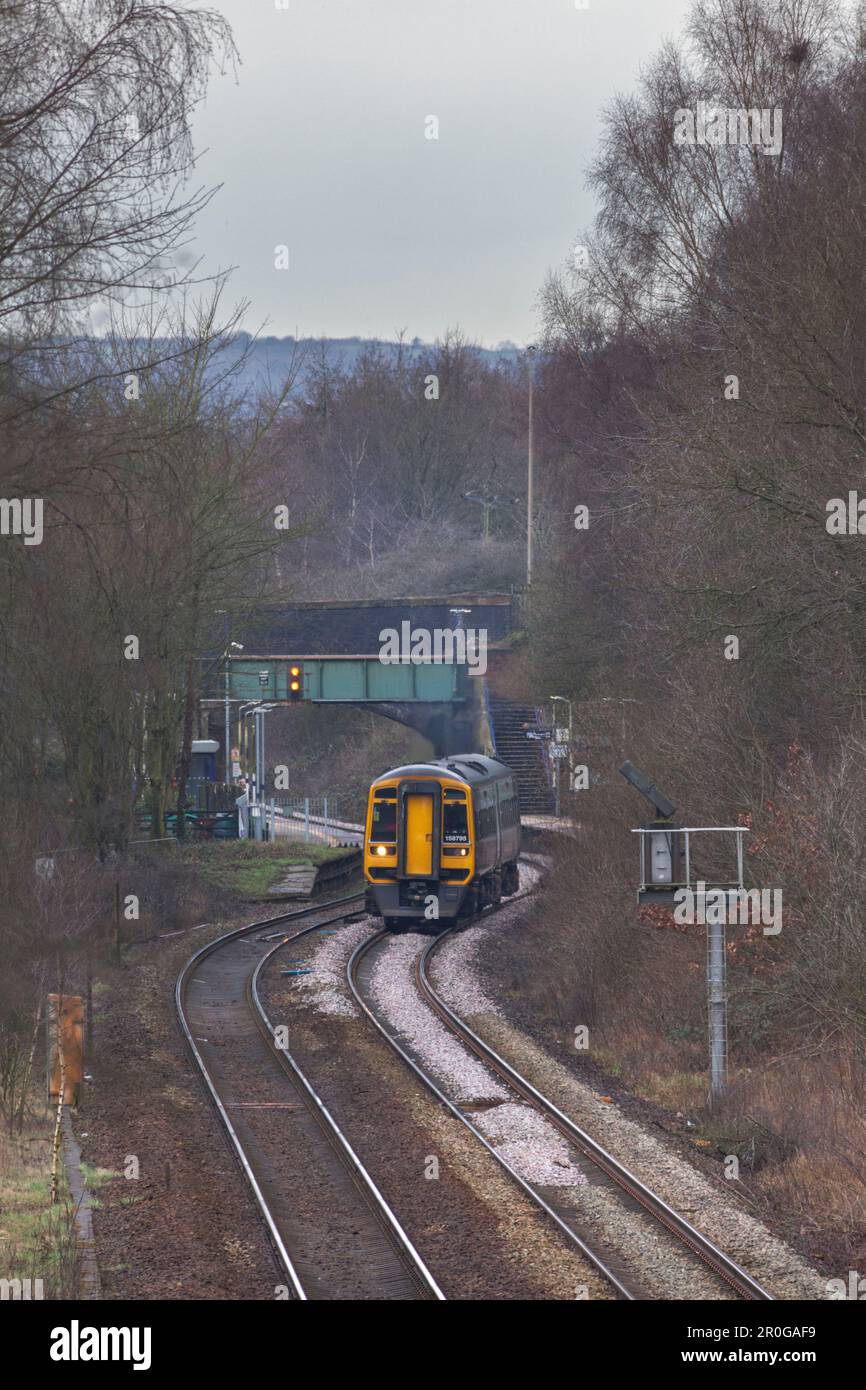 Northern rail class 158 diesel train 158795 departing from Hindley ...