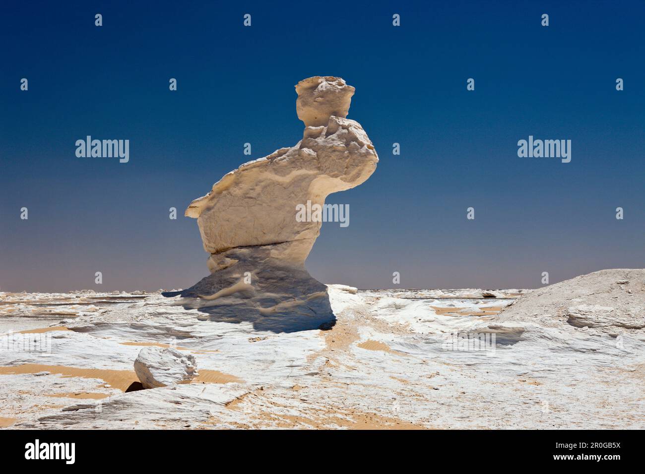 Formations and Figures of Lime Stone in White Desert National Park ...