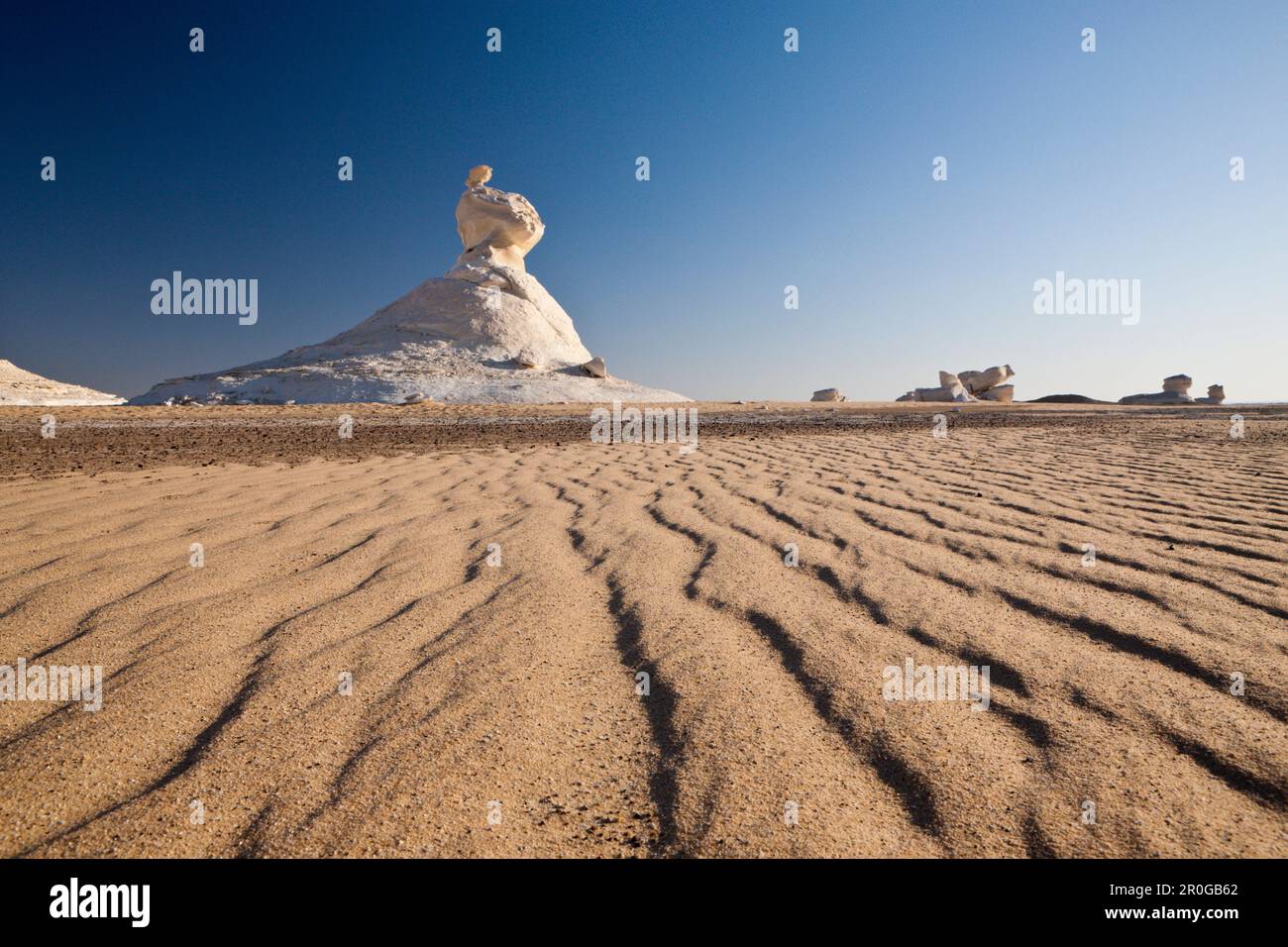 White desert national park egypt hi-res stock photography and images ...