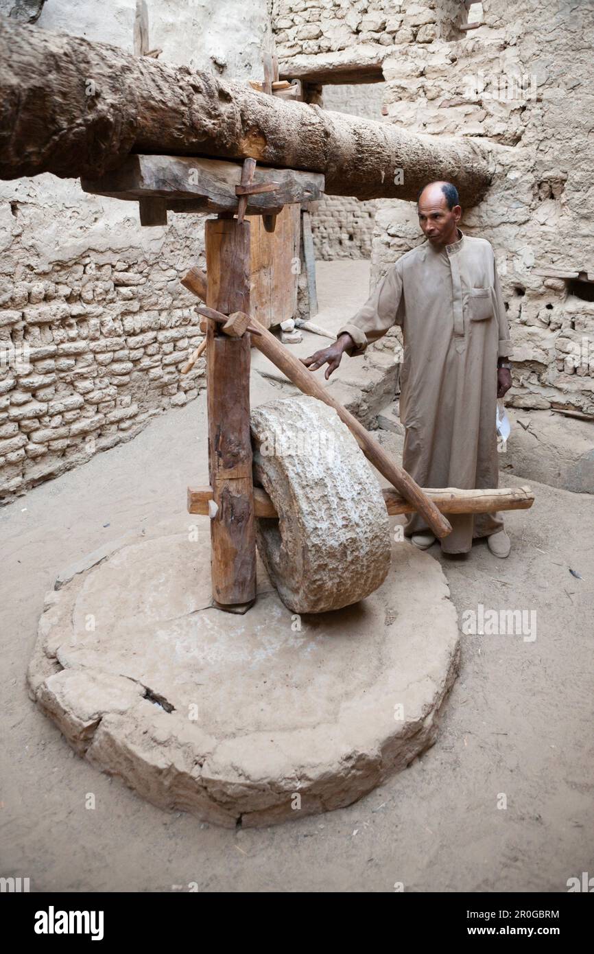 Grindstone egypt hi-res stock photography and images - Alamy