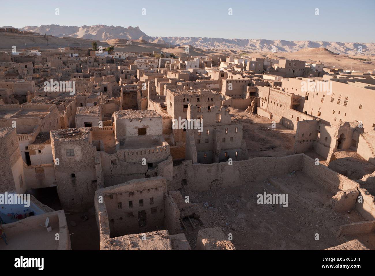 View on Old Town El Qasr in Dakhla Oasis, Libyan Desert, Egypt Stock ...