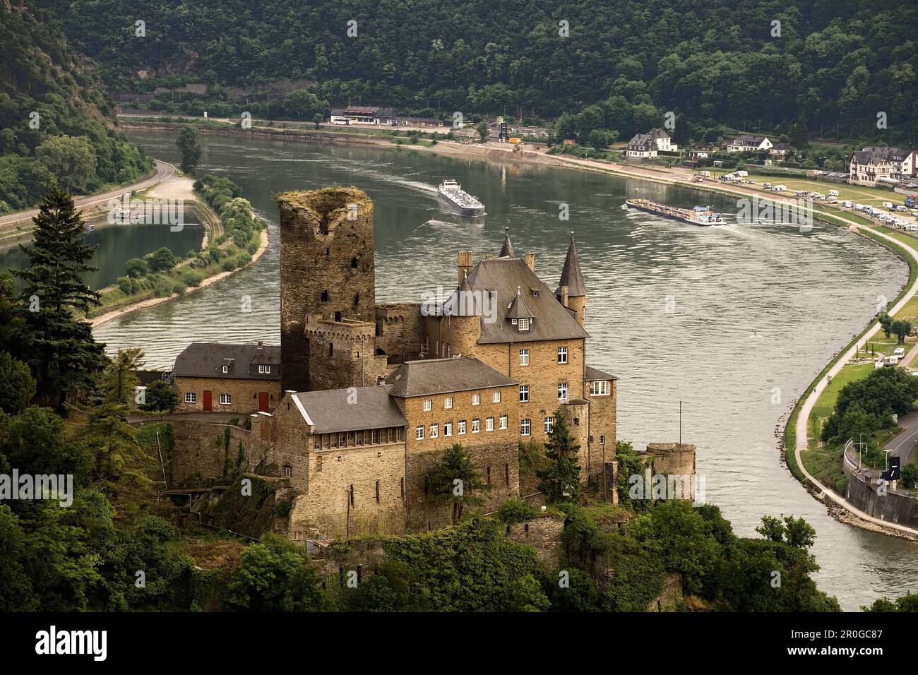 Katz Castle seen from Patersberg across St. Goarshausen, River Rhine ...