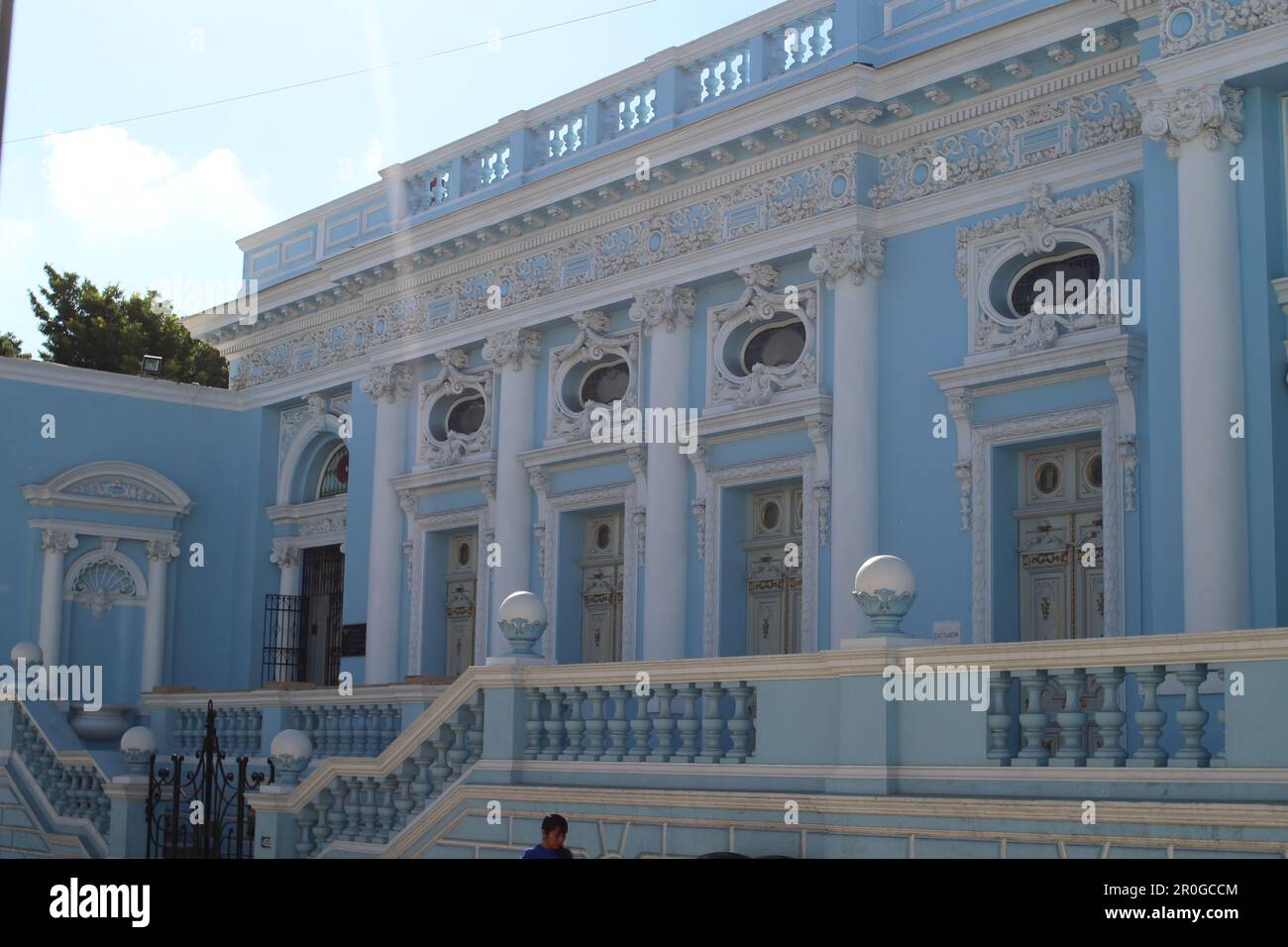 Blue door mexico city hi-res stock photography and images - Alamy