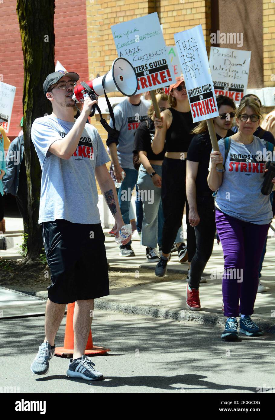 Photo by: Patricia Schlein/STAR MAX/IPx 2023 5/8/23 People strike ...