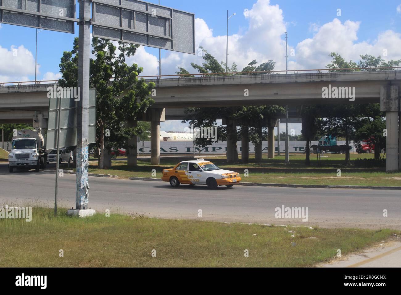 MERIDA, MEXICO - OCTOBER 31, 2016 yellow taxi in the city centre Stock ...