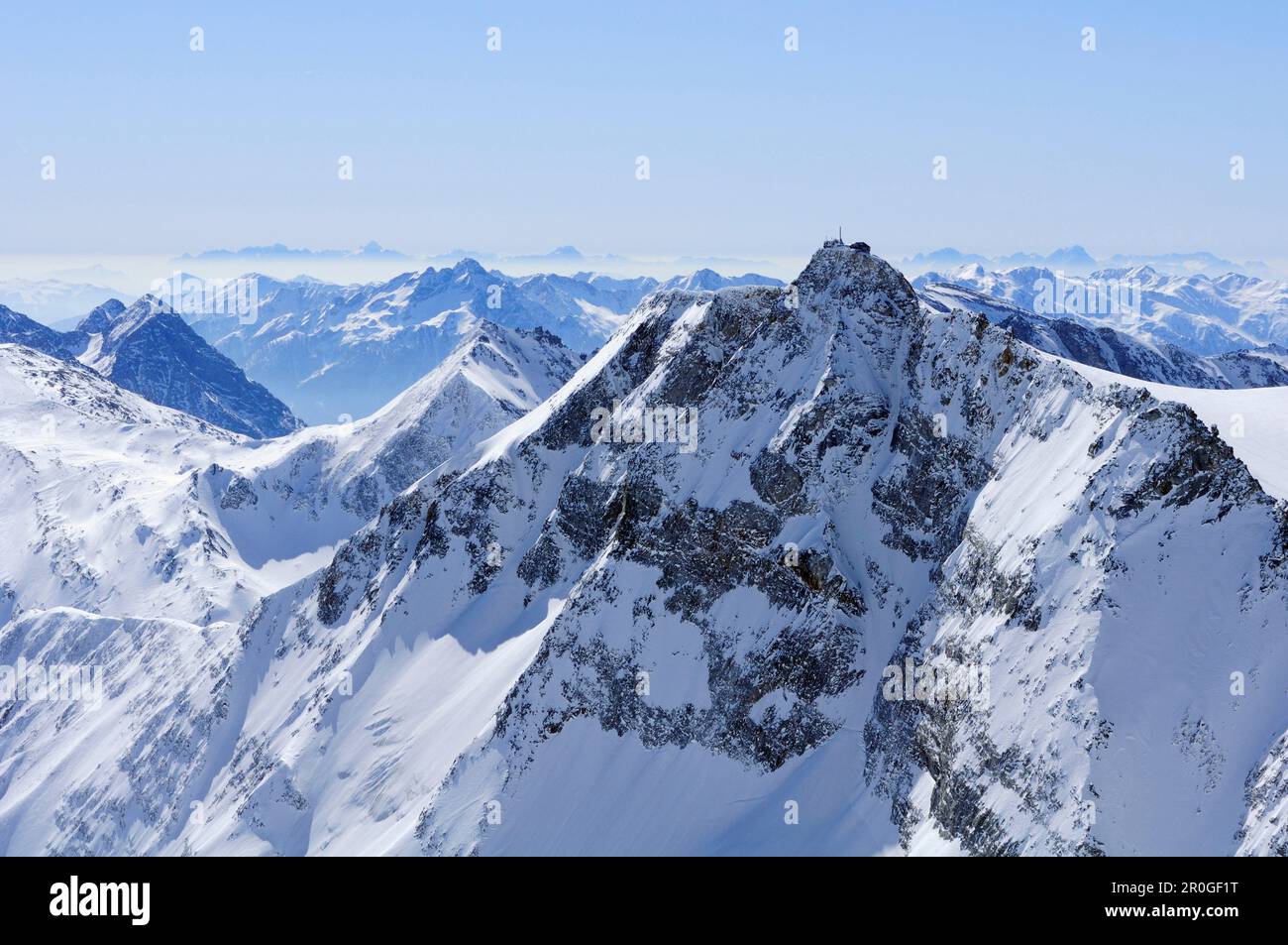Hoher Sonnblick with Zittelhaus hut at the summit, Rauriser Tal valley ...