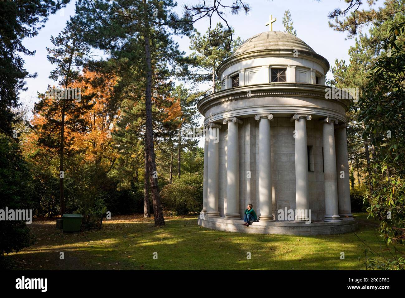 Funerary monument, South Cemetery, Leipzig, Saxony, Germany Stock Photo ...