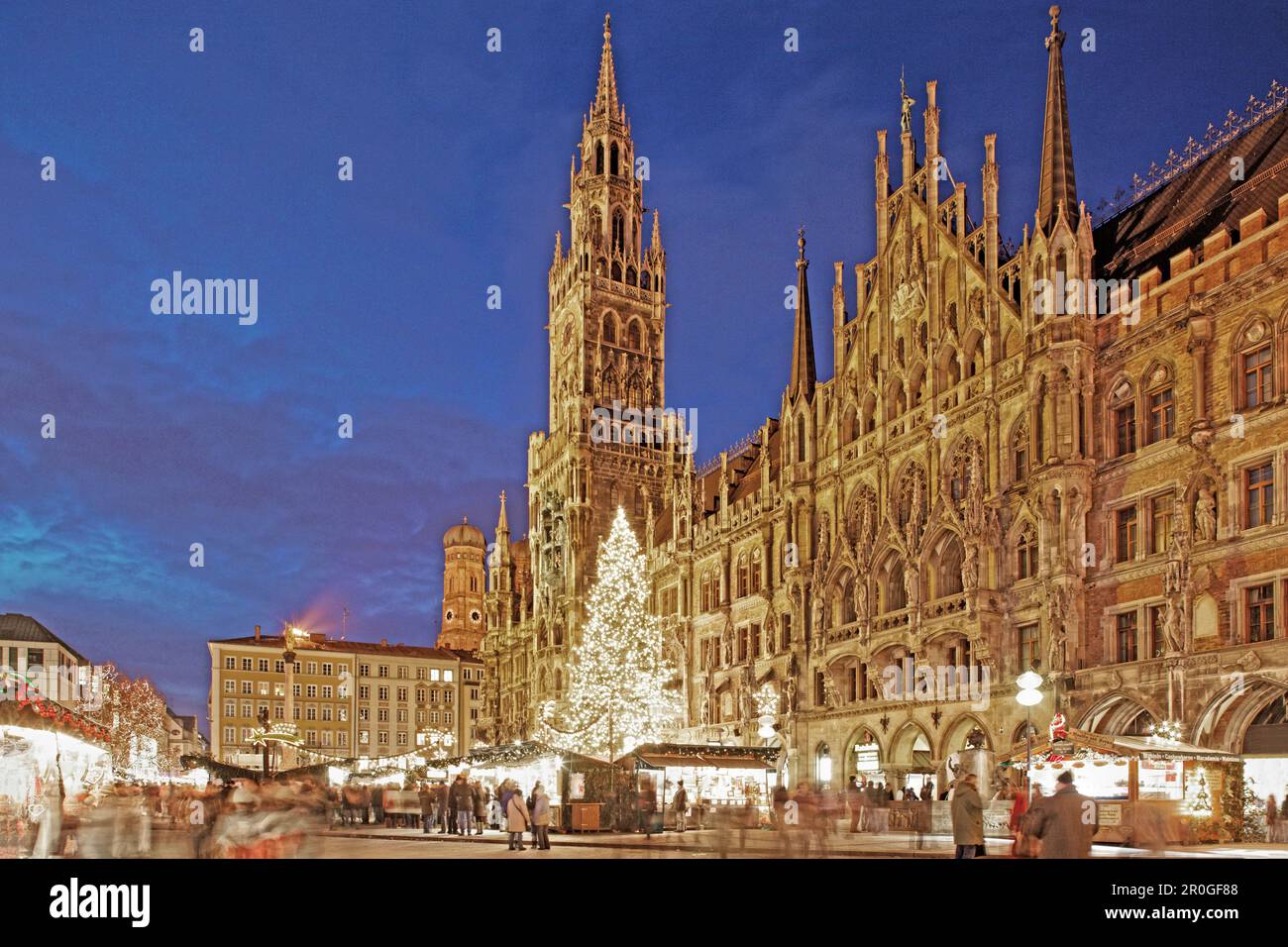 Christmas market near New Town Hall, Mary's Square, Munich, Bavaria ...