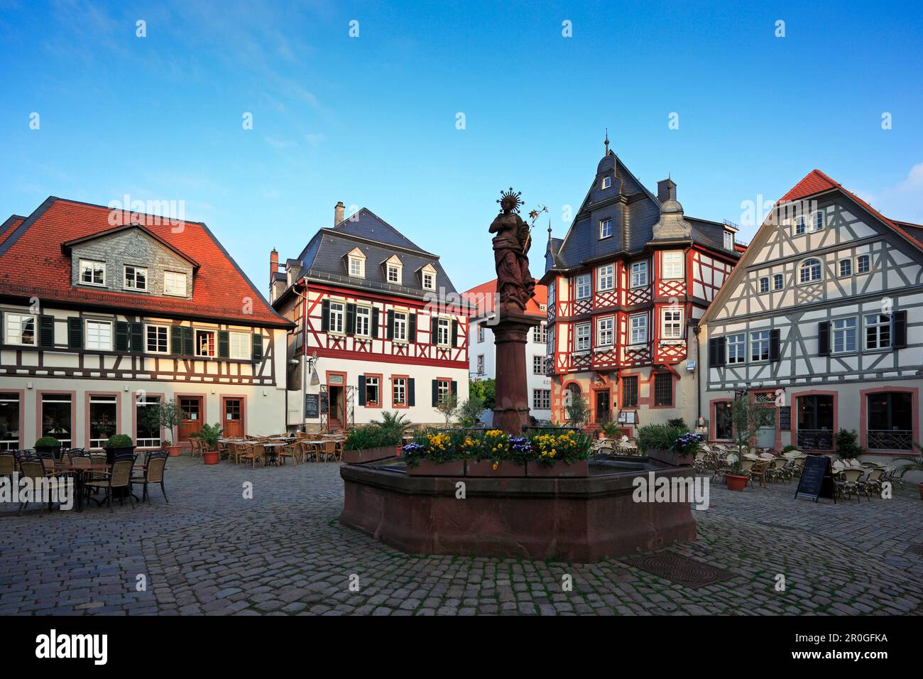 Market fountain on the market square, Heppenheim, Hessische Bergstrasse ...