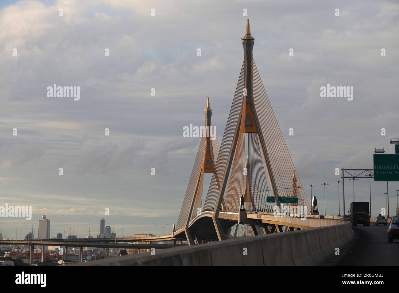 Bangkok pylon hi-res stock photography and images - Alamy