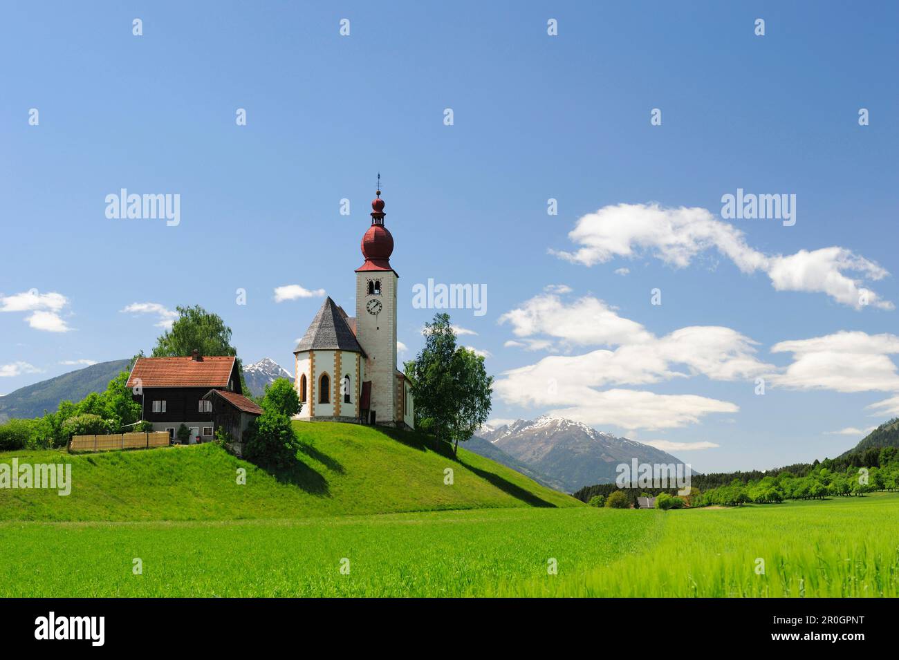 Shot standing house outside hi-res stock photography and images - Alamy