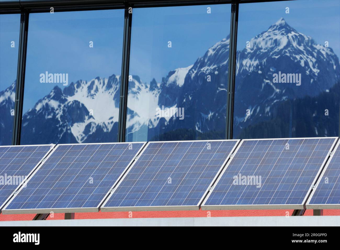 Solar panel reflecting light hi-res stock photography and images - Alamy