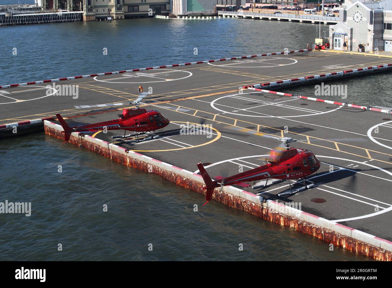 Midtown heliport hi-res stock photography and images - Alamy