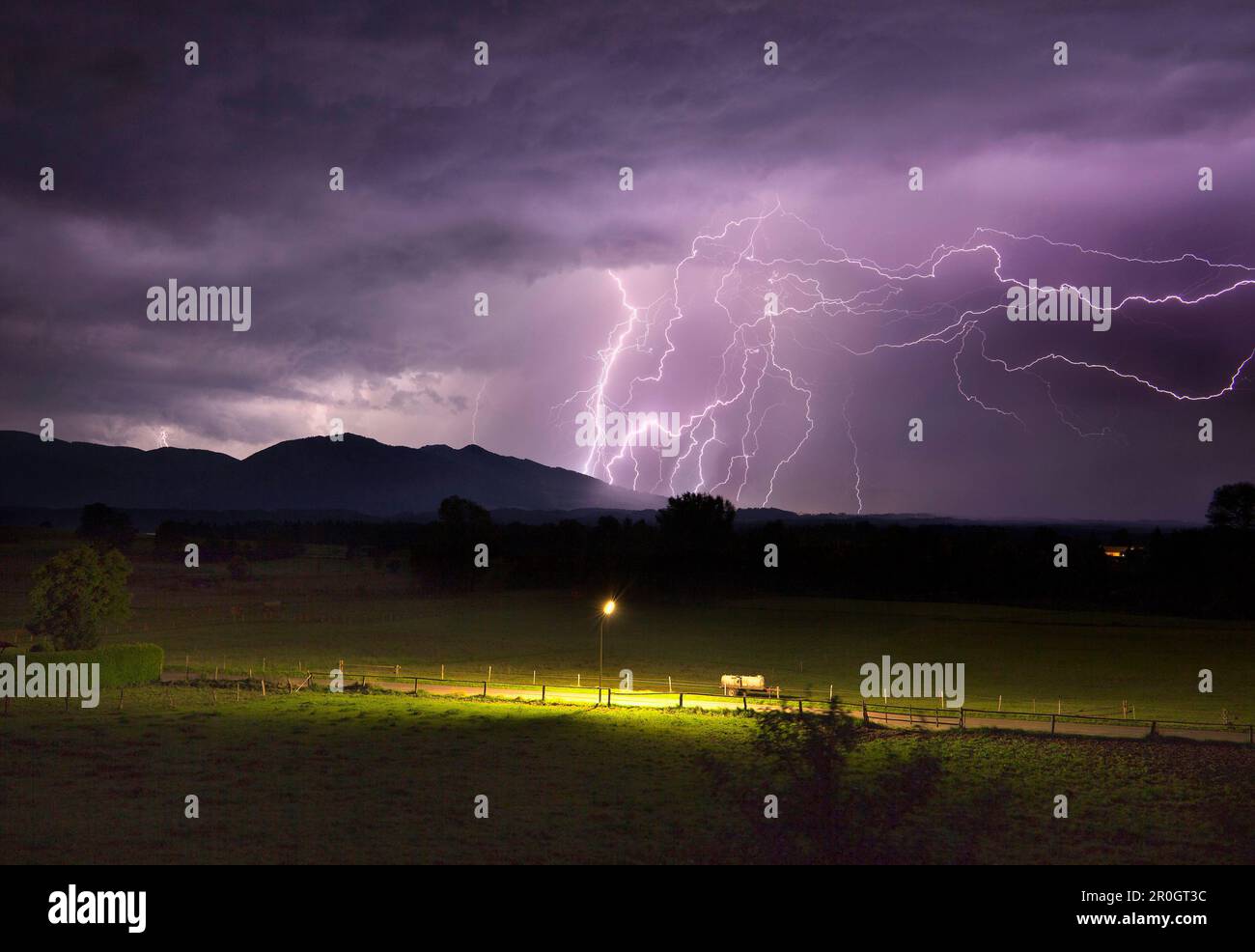 Dark clouds lightning bolts nature hi-res stock photography and images ...