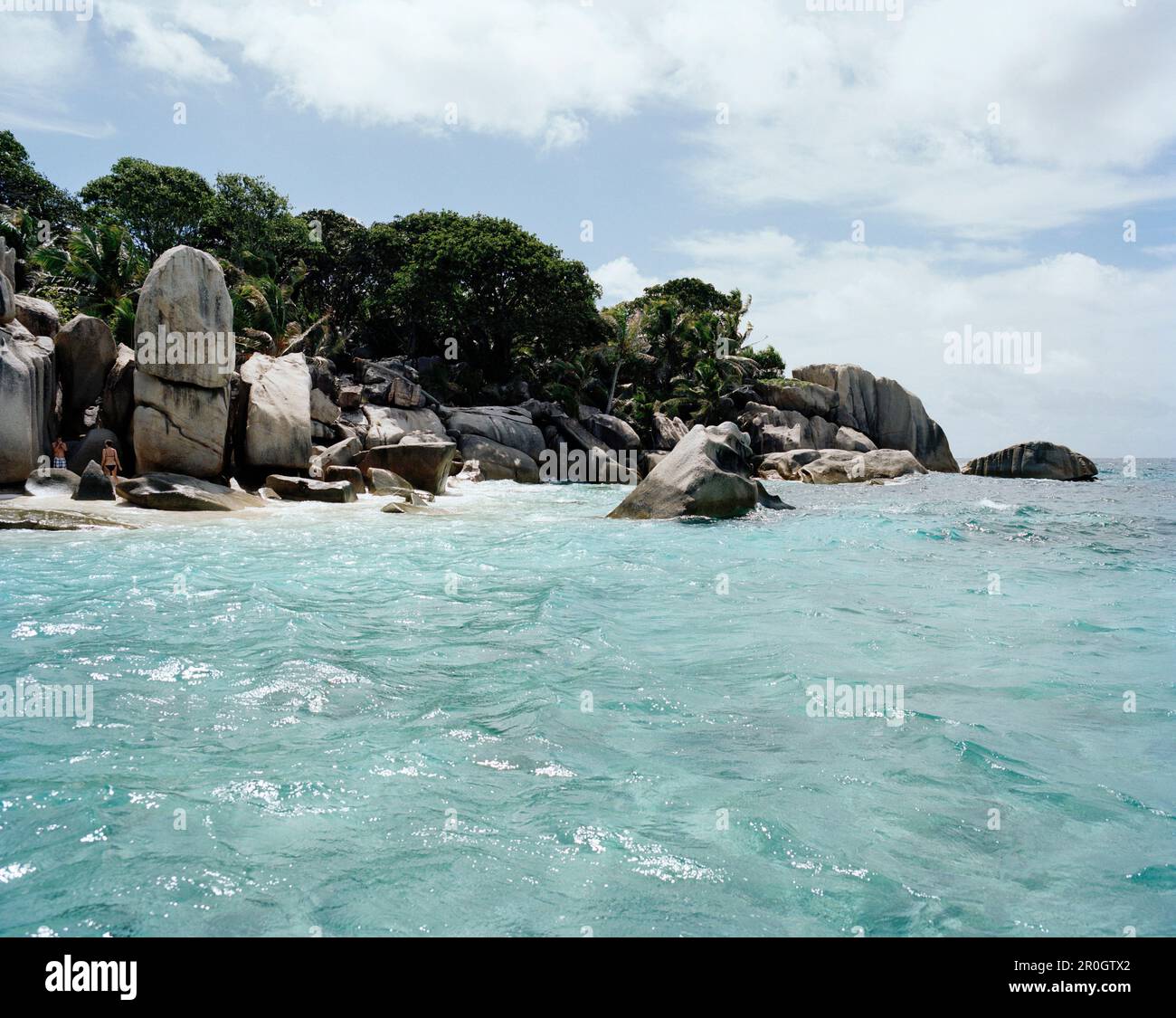 Seychelles rocks beach detail hi-res stock photography and images - Alamy