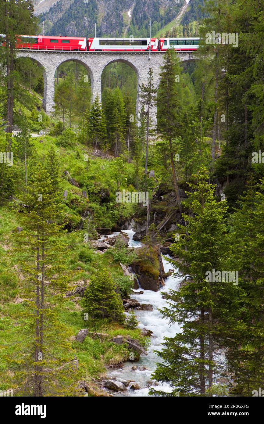Train, Glacier Express, crossing a viaduct on the Albula line, Albula ...