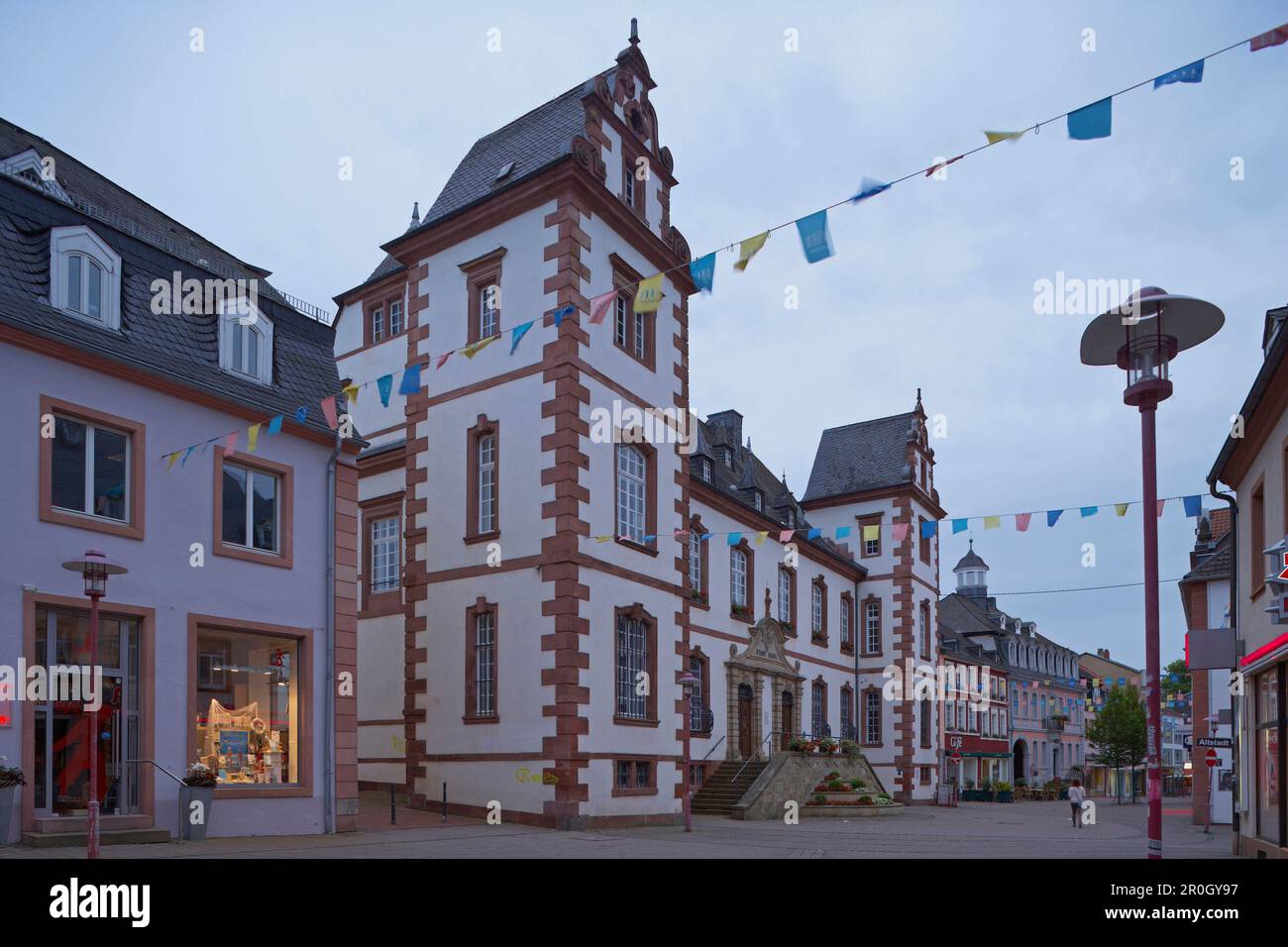 Evening atmosphere town hall hi-res stock photography and images - Alamy